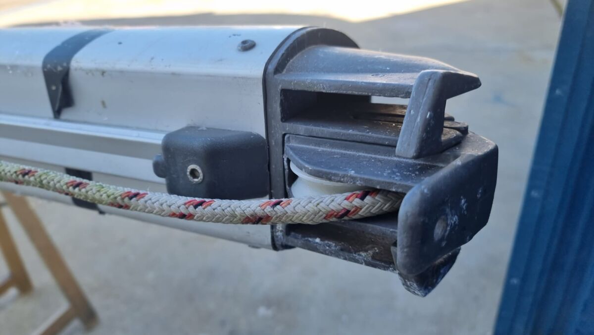 Botavara y Mástil Z-Spars – Náutica Cadenote