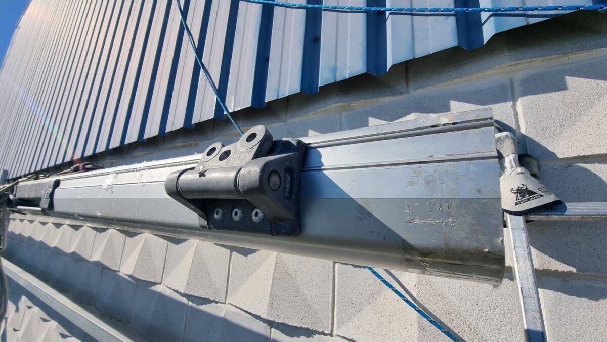 Botavara y Mástil Z-Spars – Náutica Cadenote